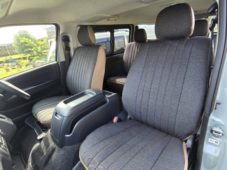 【装着写真】ハイエース 2列 S-GL ディーゼル車 IXUSデニム シートカバー [品番:TT2-022-06] - シートカバーブランド ...